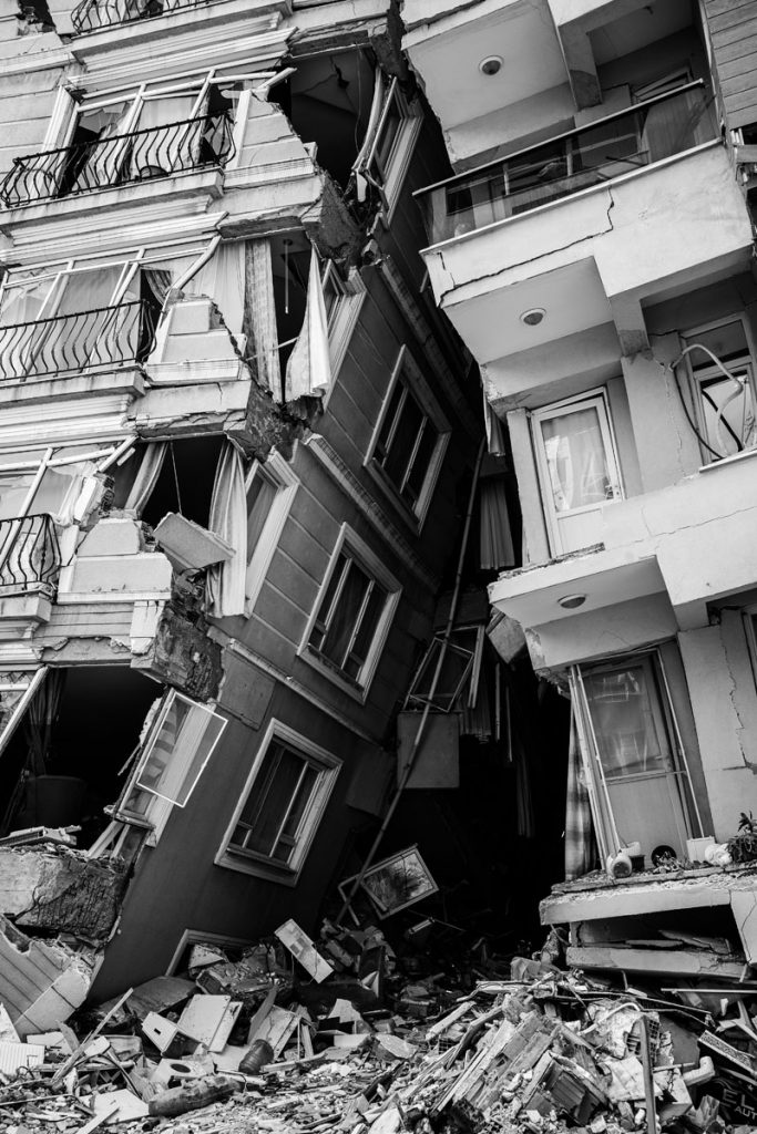 Children without names and parents - earthquake in Turkey and Syria - Magna